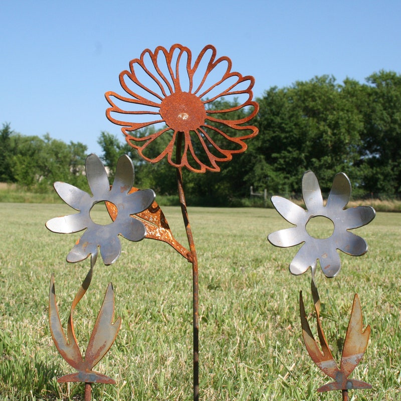 Metal Garden Flowers - Etsy