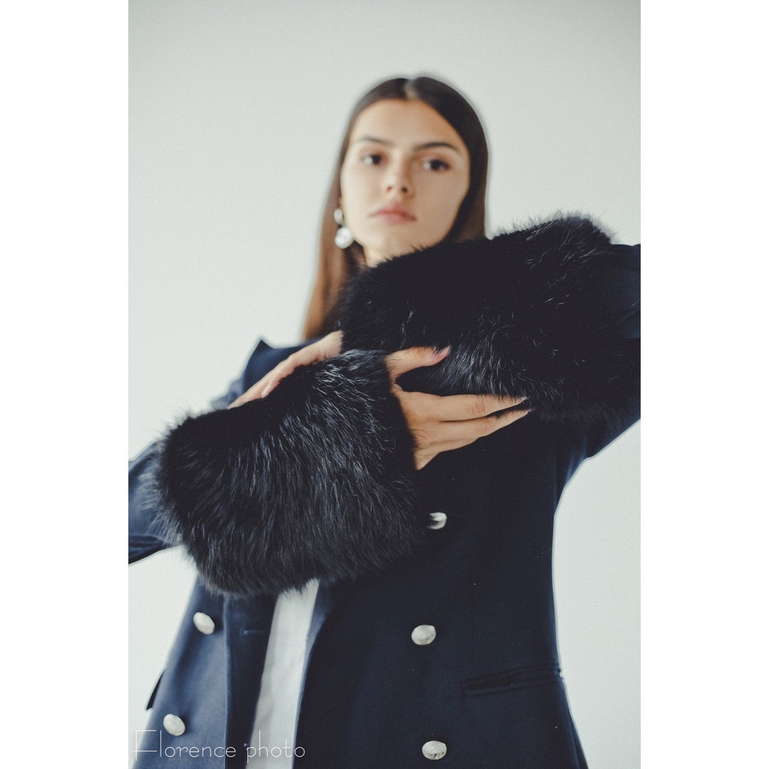 Huge Black Fur Wrist Cuffs Winter Arm Warmers Fur Sleeves Cuffs Women ...