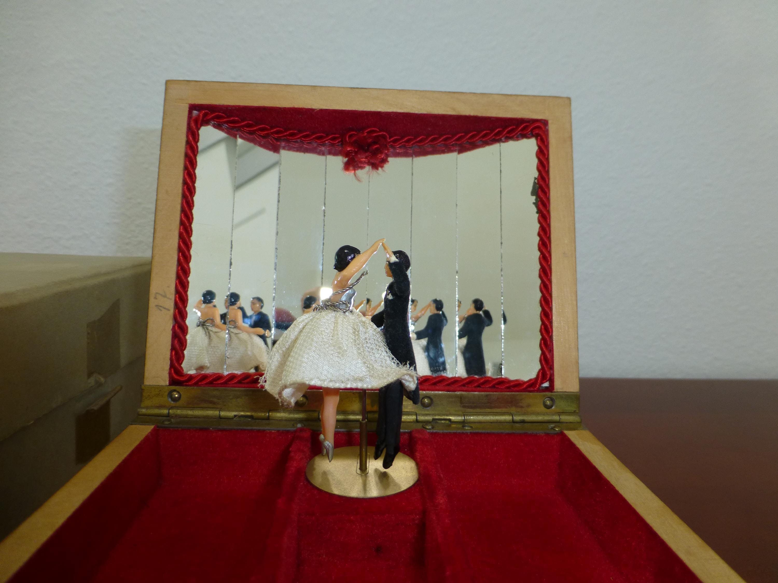 Vintage Swiss Reuge Dancing Ballerina Musical Jewelry Box Automaton ...