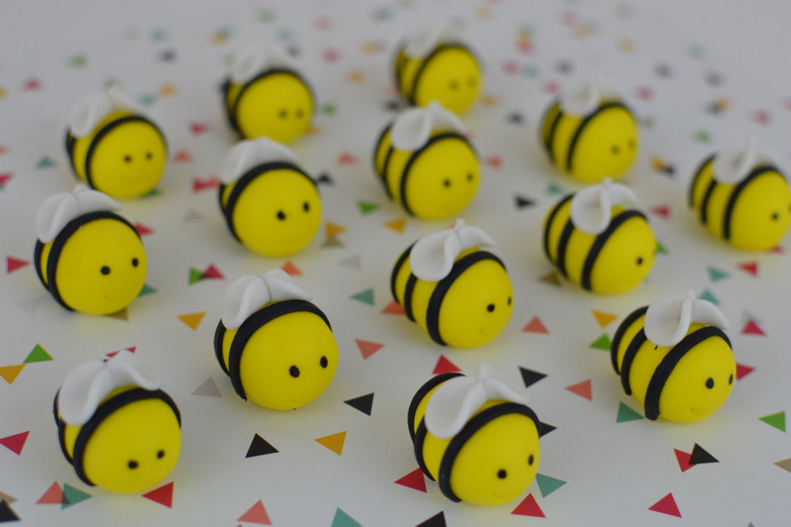 12 Edible Bumble Bee Cake Topper Fondant Set - Etsy