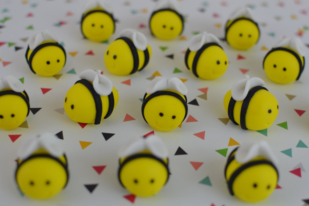 12 Edible Bumble Bee Cake Topper Fondant Set - Etsy