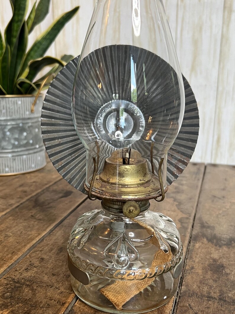 Antique Eagle Oil Lantern 33-0-69 - Made in USA - Pat Pending - Wall ...