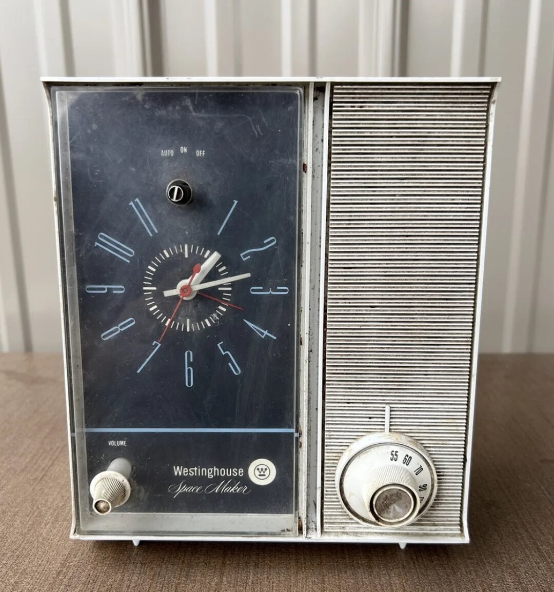 Vintage Modern Retro Radio 1960's Westinghouse Space Saver Clock Radio ...