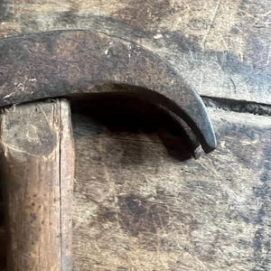 Antique Carpenters Claw Hammer: 26 Oz Hickory Handle Wood Working Tool ...