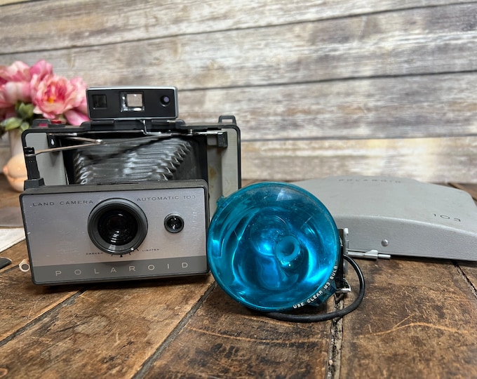 Vintage 1965 Polaroid Automatic 103 Land Camera & Flashgun 268 Polaroid ...