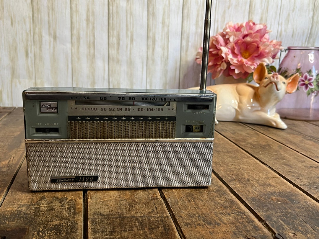 Vintage 1962 Seminole Sans AM/FM Eleven Transistor Radio 1100 Retro ...