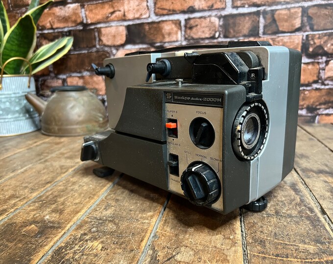 Vintage 1970s Sanyo Dualux Movie Projector 8mm and Super 8 Variable ...