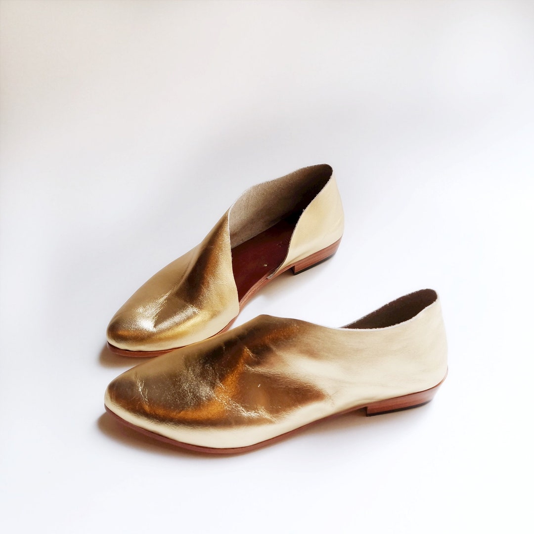 The Sandy. Classic Gold || Handmade Shoes, Minimal and Soft || Made to ...