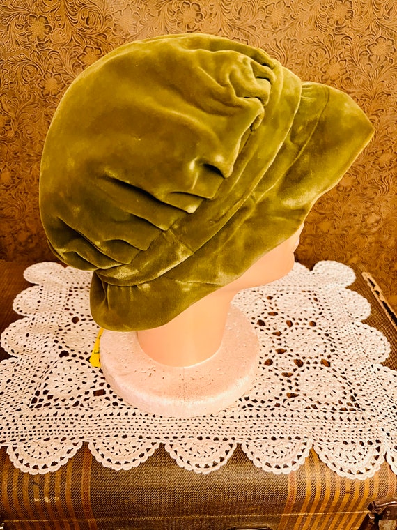 Vintage Union Felt Olive Green ladies Hat - Gem