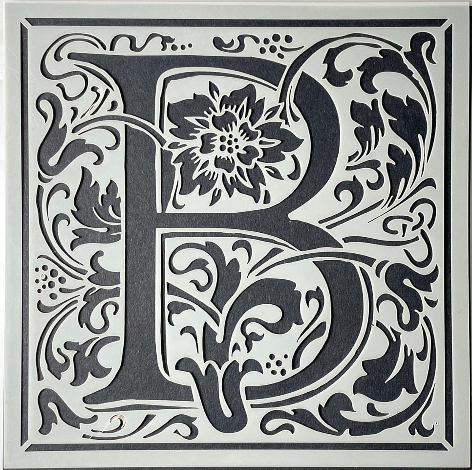 William Morris Cloister Letter Stencil Set: Illuminated Alphabet With ...