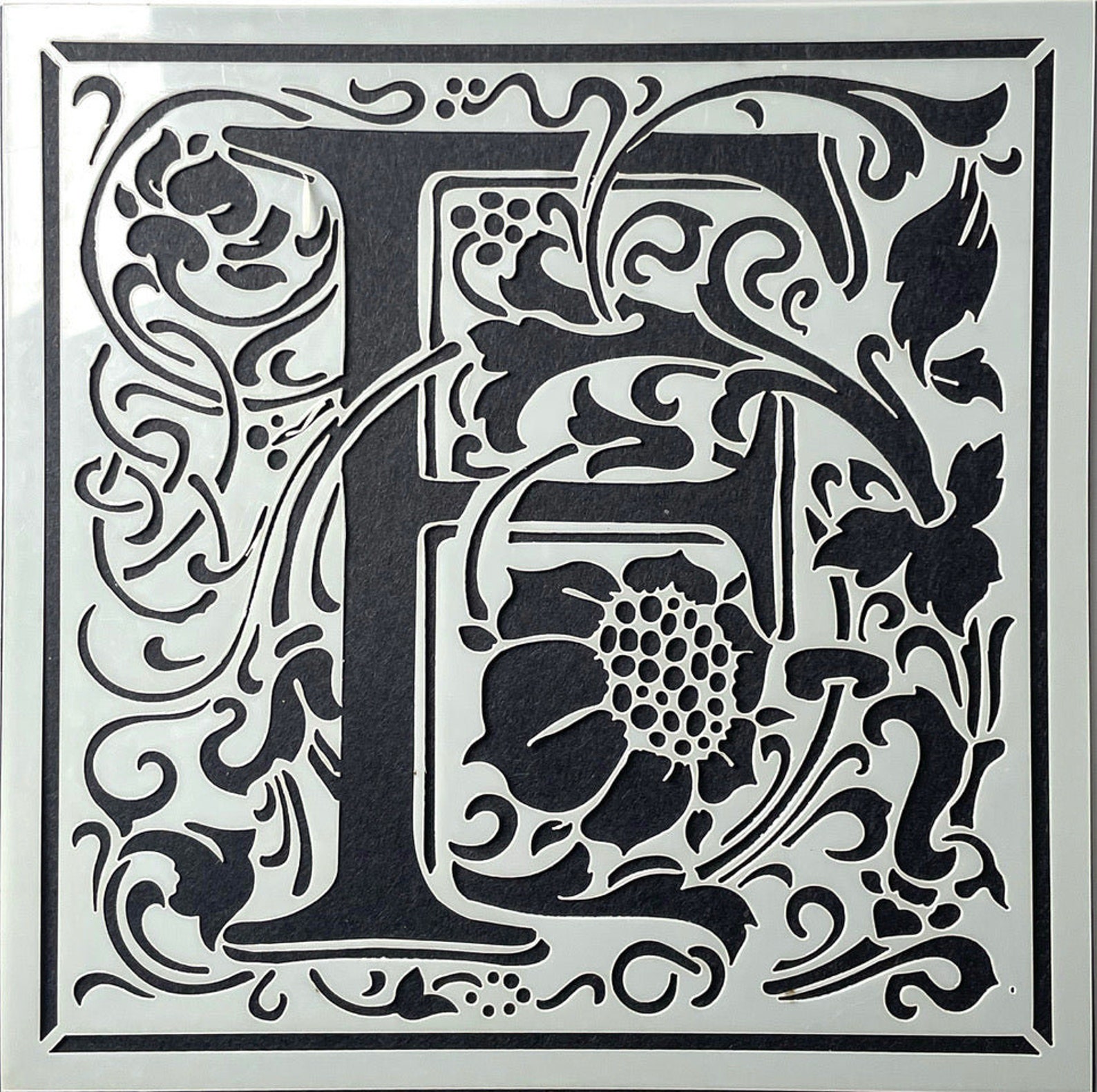 William Morris Cloister Letter Stencil Set: Illuminated Alphabet With ...