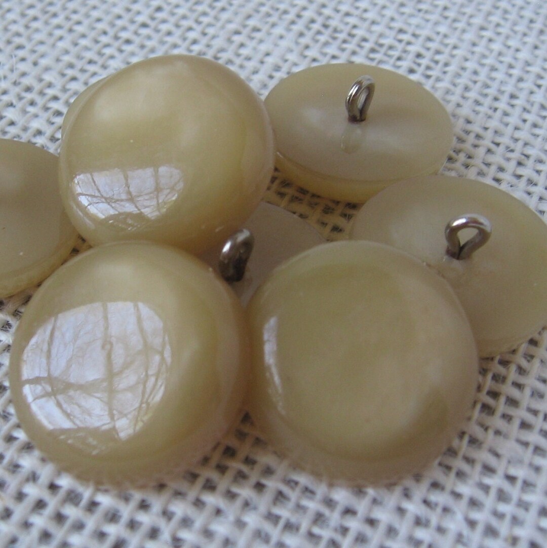 10 Creamy Tan Buttons, Plastic Metal Shank 13/16 Inch Button. Sweater ...