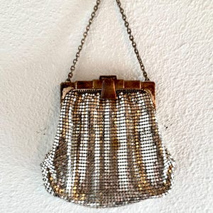 Antique - Vintage 1920s - 1930s Art Deco Silver Chainmail Metal Handbag ...