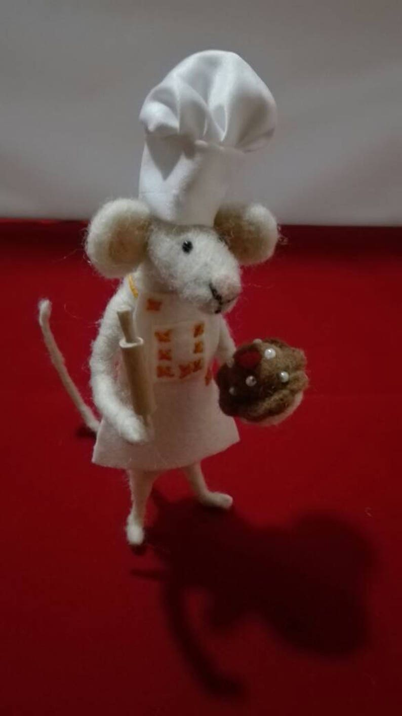 Needle felted chef mouse, Felted chef mouse, mini chef, needle feting ...