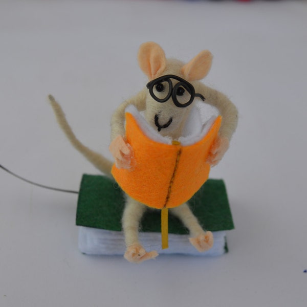 Needle Felted Mouse With Book - Etsy