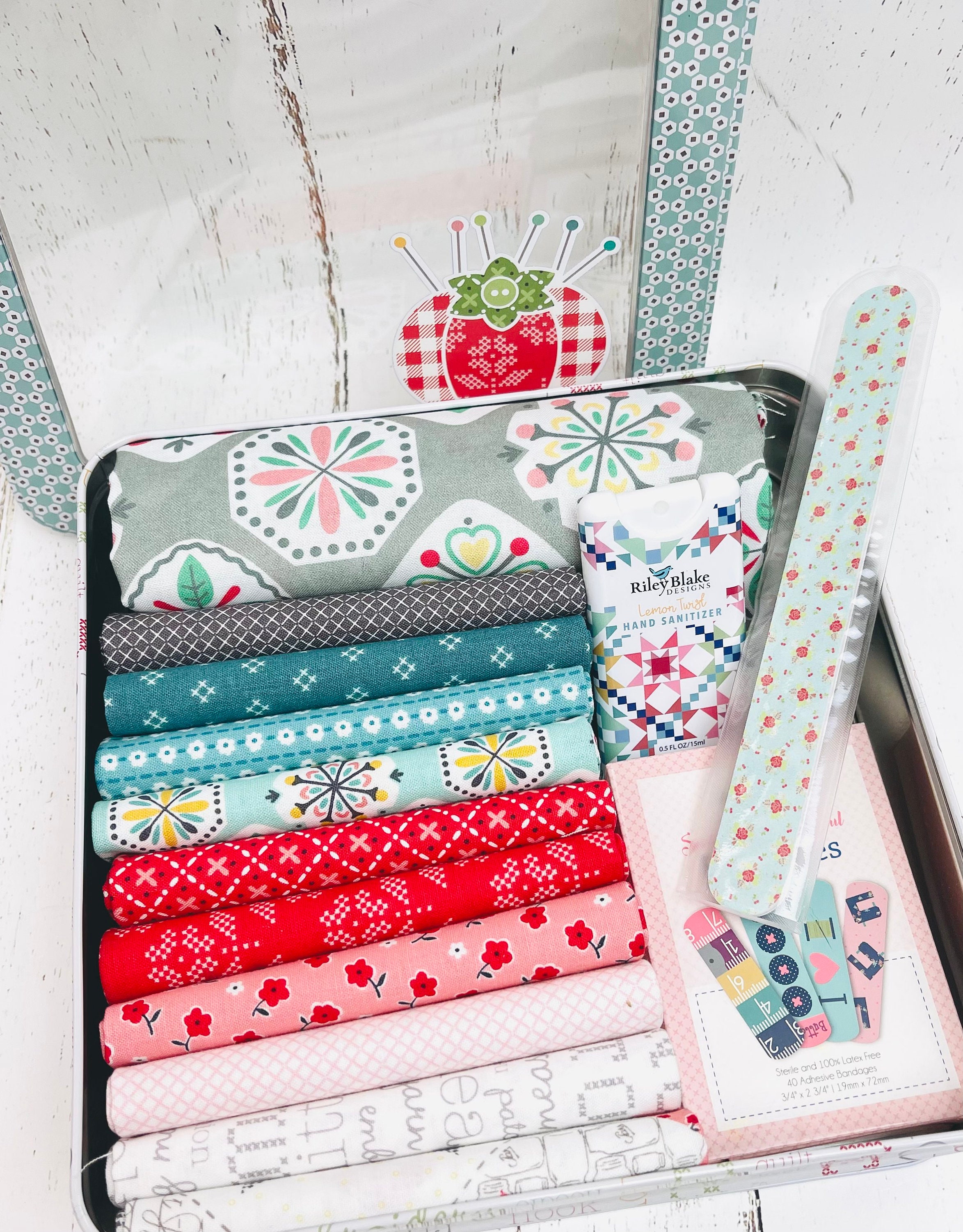 Gift Box- Lori Holt Tin With Fat Quarter Bundle and Notions