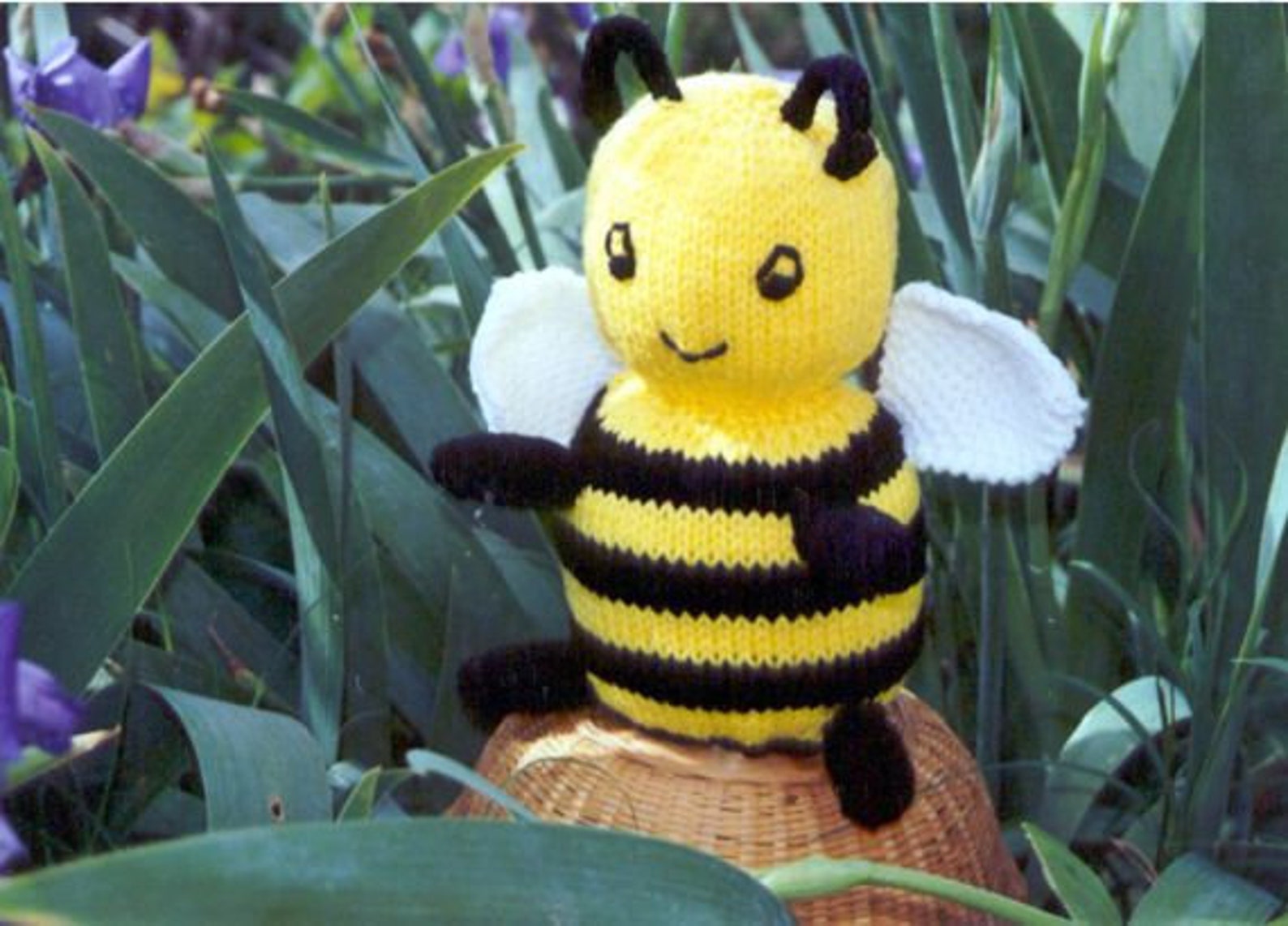 Bumble Bee - PDF Knitting Pattern - for Immediate Download - Etsy