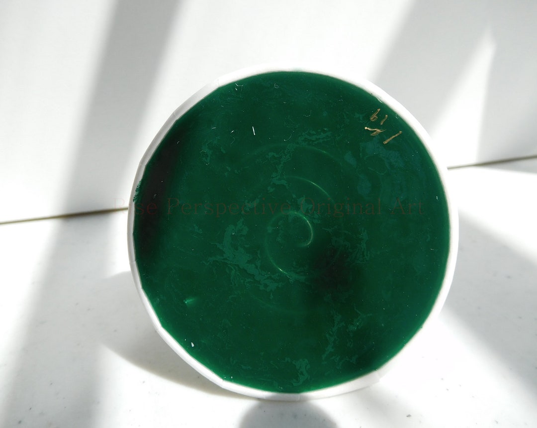 Emerald Green Cone Pyramid :write You Own Intentions! + Crystal ...