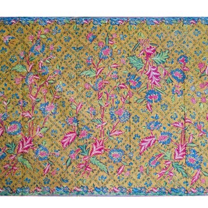 Classic Indonesian Hand Drawn Javanese Batik, Tiga Negri Siang Swie ...