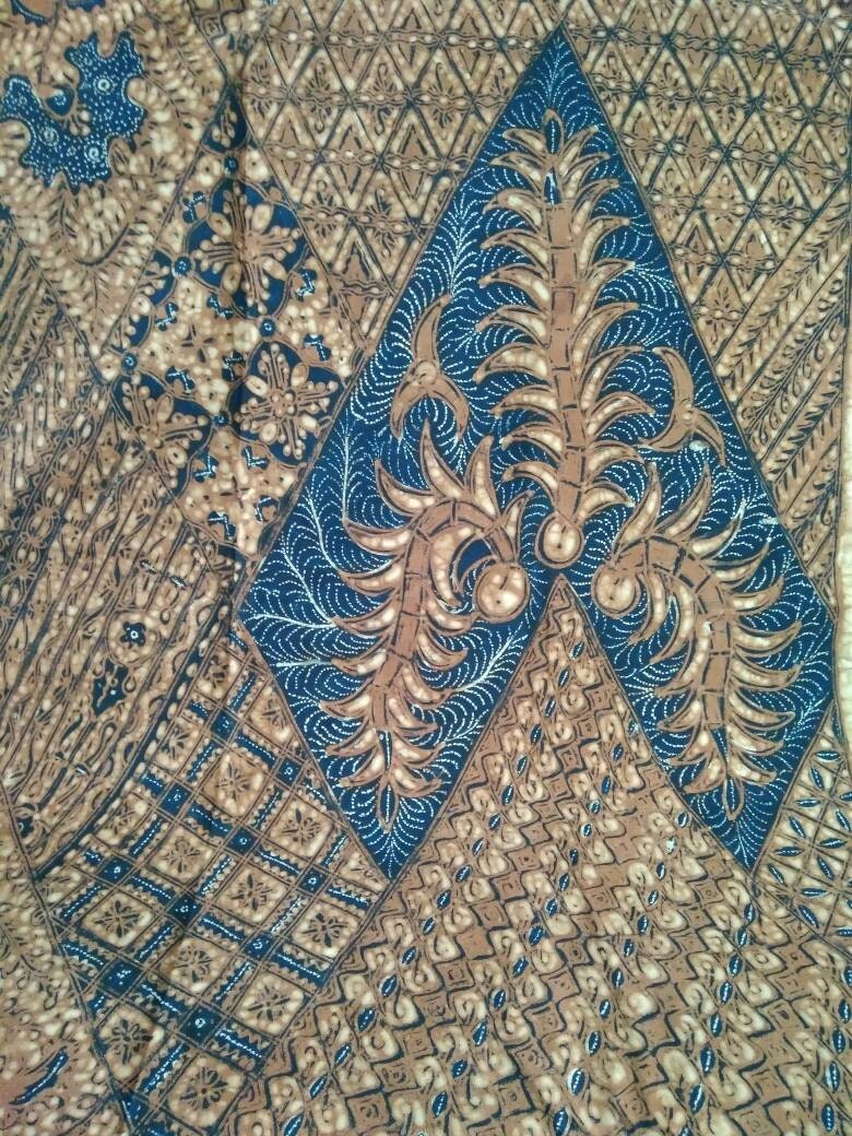 Unique Indonesian Hand Drawn Javanese Batik Sogan Tambal With Mixed ...