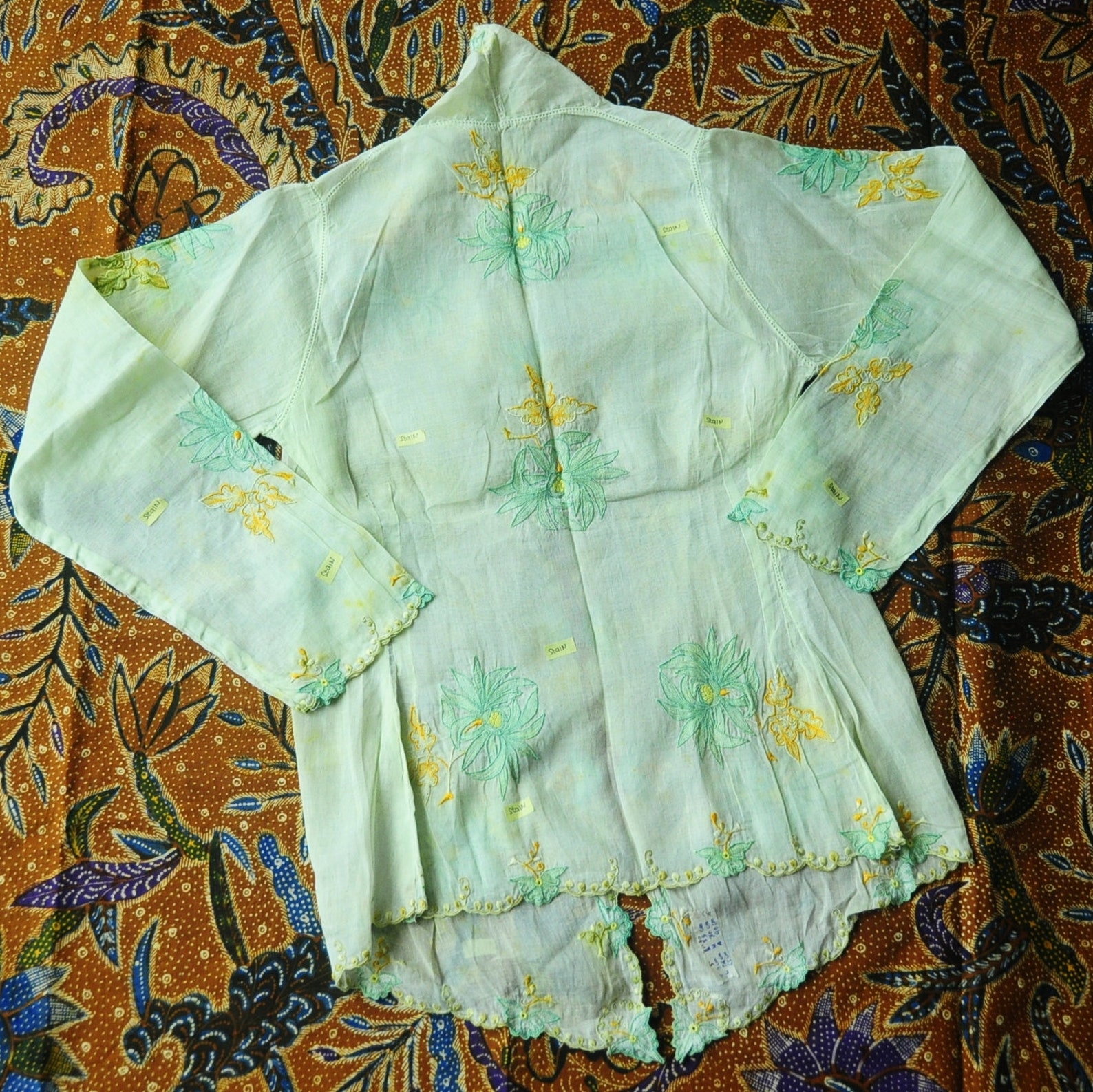 Vintage Green Floral Indonesian Kebaya With Floral Embroidery ...