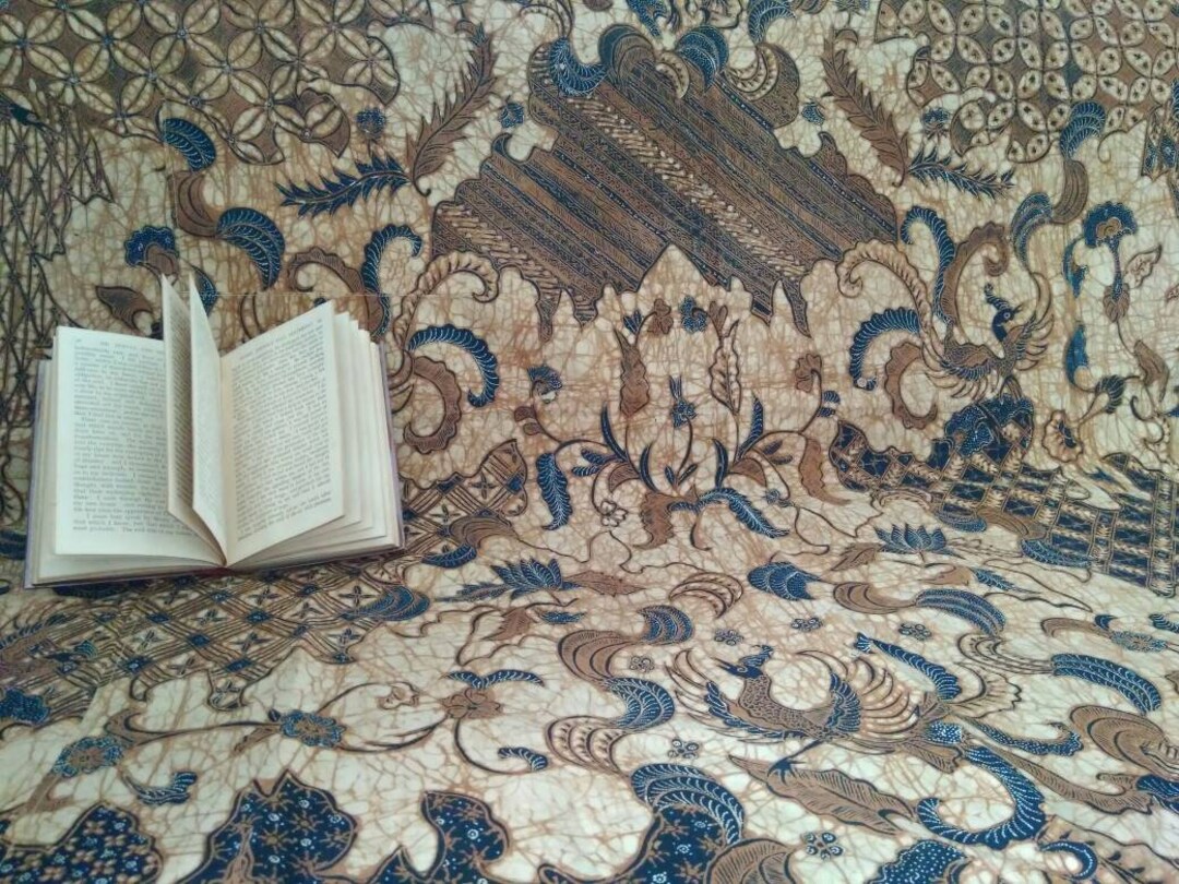 Vintage Indonesian Hand Drawn Javanese Batik Sekarjagad With Phoenix ...