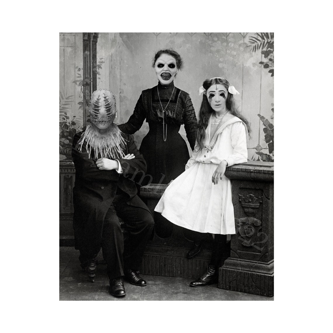 Creepy Family Photo Vintage Scary Girl Printable Horror Wall - Etsy