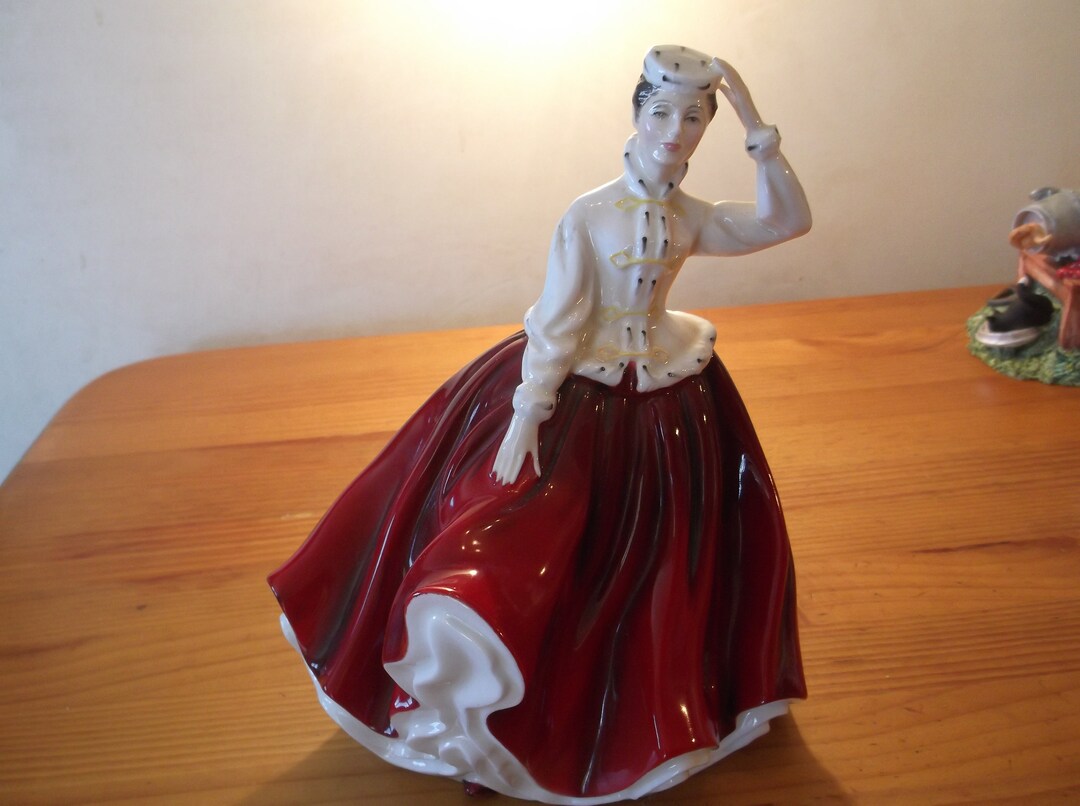 Royal Doulton Figurine Gail HN 2937 - Etsy