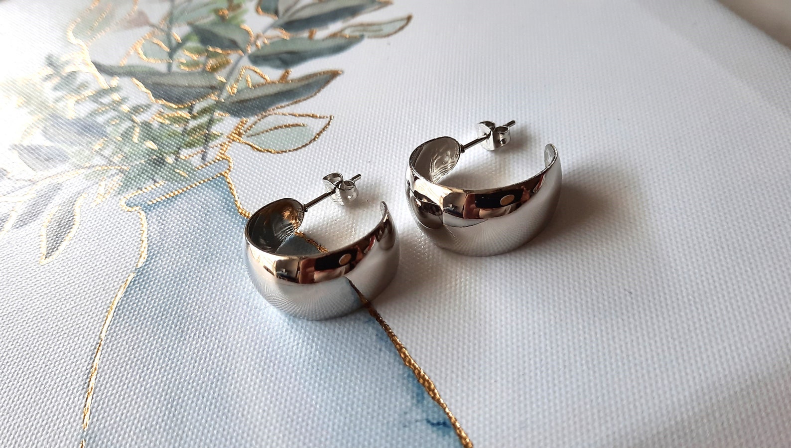 Polished Chunky Smooth Stainless Steel Silver Half Hoops Earrings, Open ...