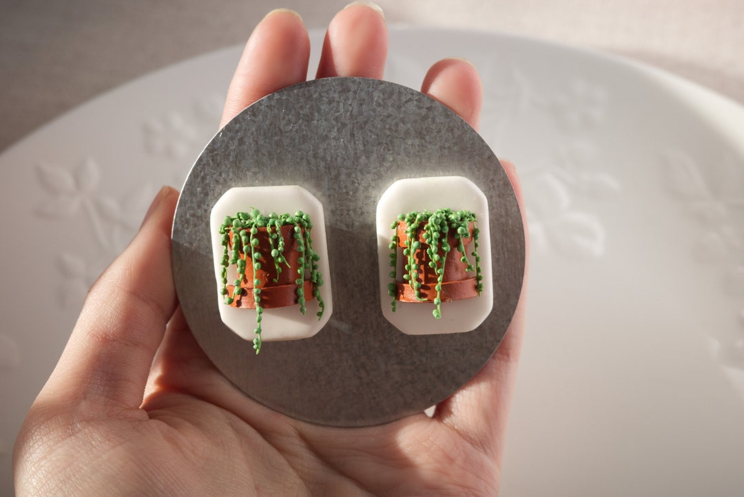 Miniature Magnet / String of Pearls slightly Weathered / - Etsy