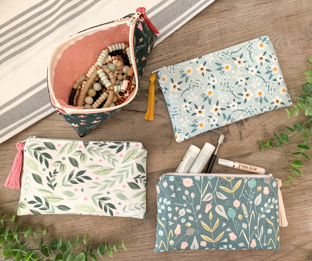 Small Zipper Pouch, Essentials Bag, Grab and Go Bag, Toiletry Bag With ...