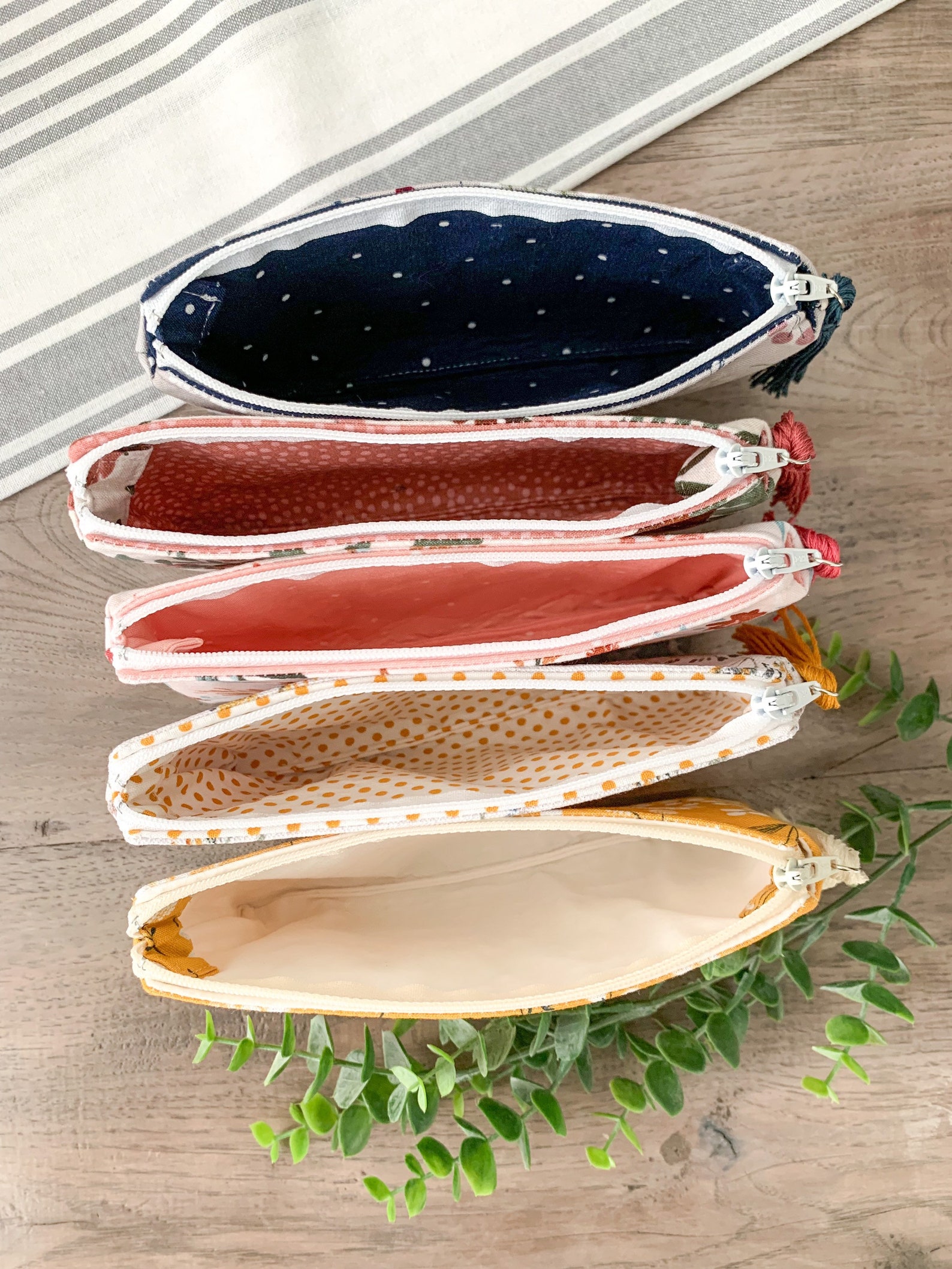 Small Zipper Pouch Essentials Bag Grab and Go Bag Toiletry - Etsy