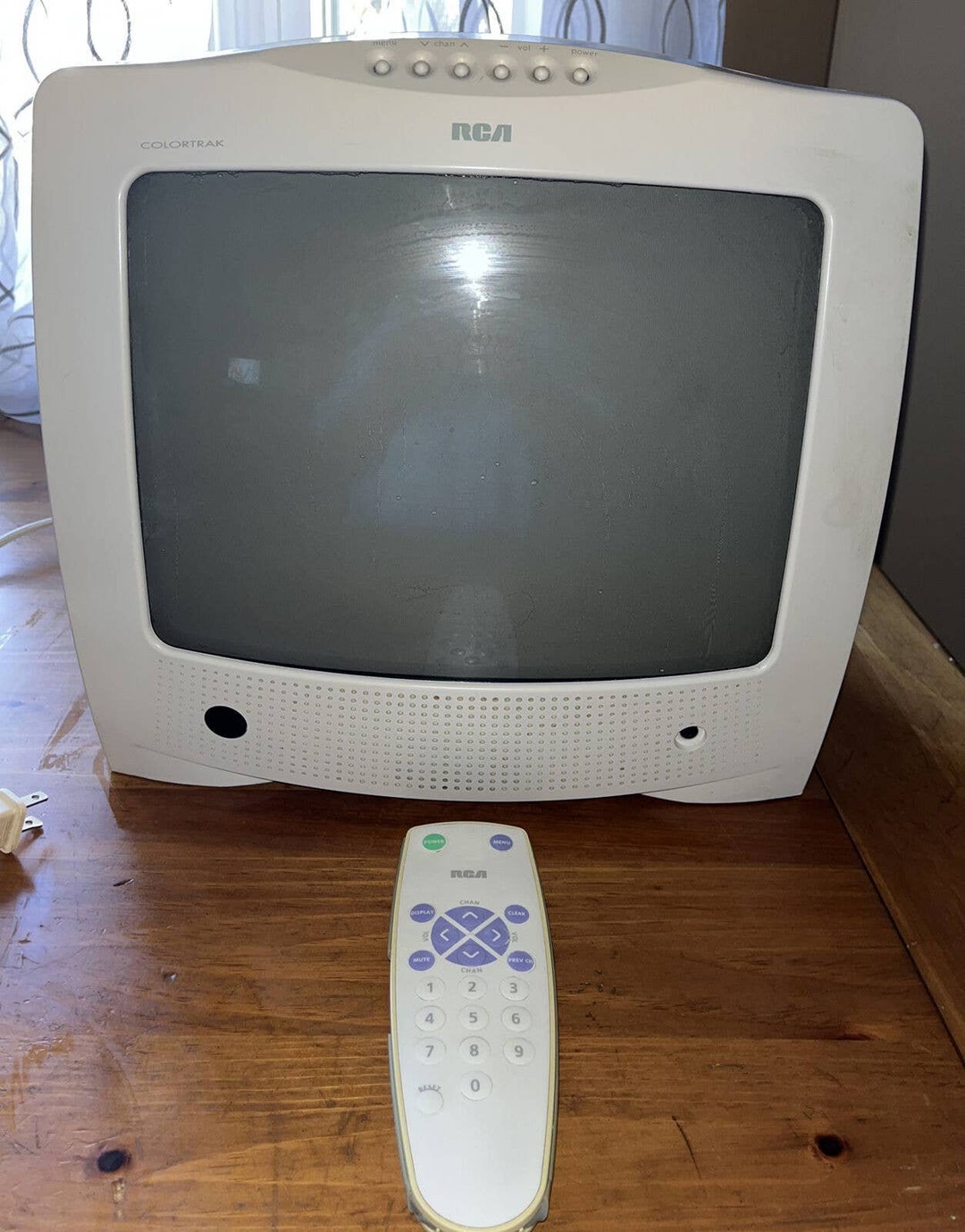 1998 White RCA Colortrak E13334WH Retro TV Gaming Television W/remote ...
