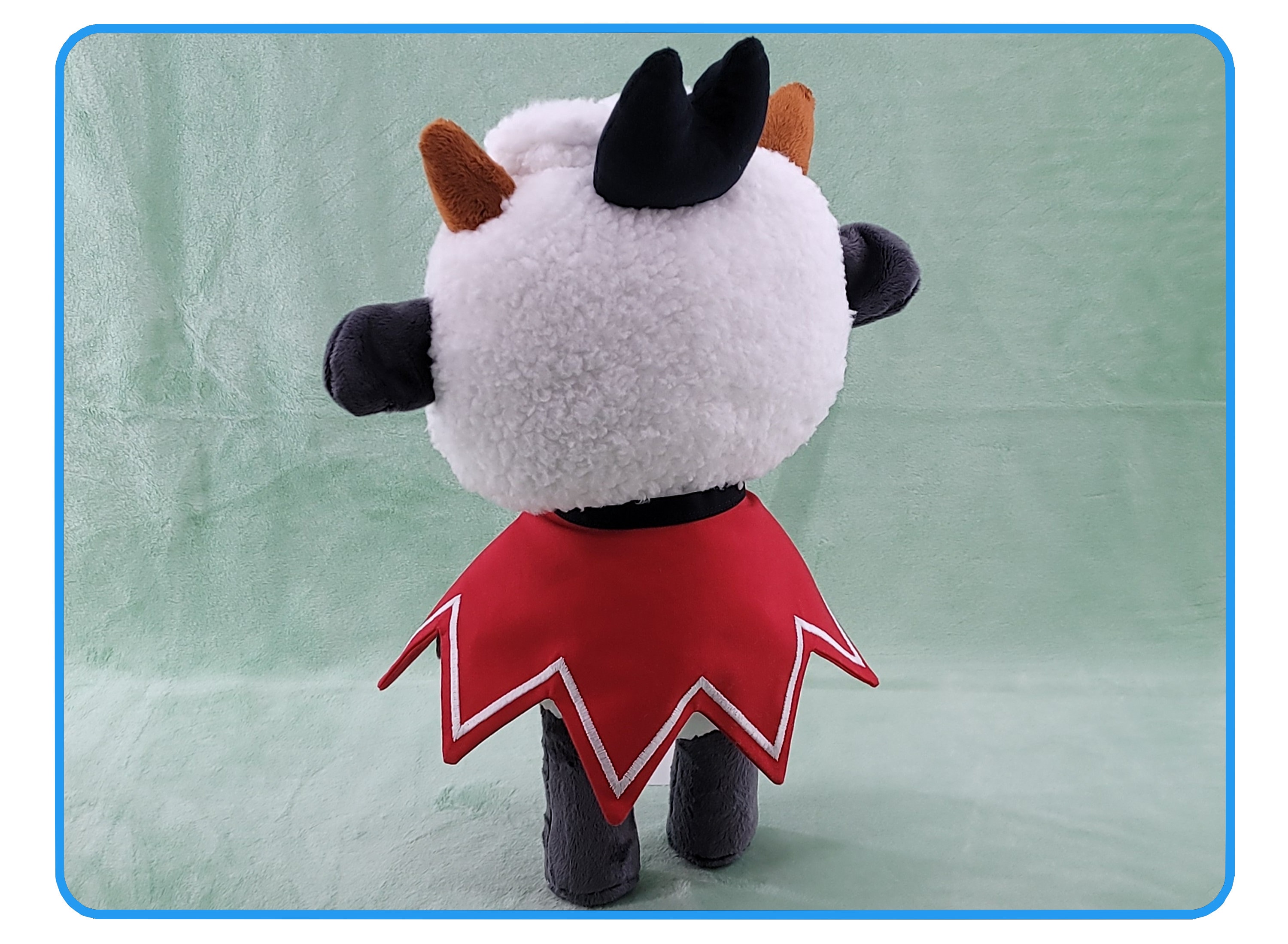 Cult of the Lamb Fan Plushie with Magnetic Crown - Etsy Canada