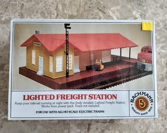 Shibumi Sun Shade Walthers Cornerstone HO Scale Commissary & Freight ...