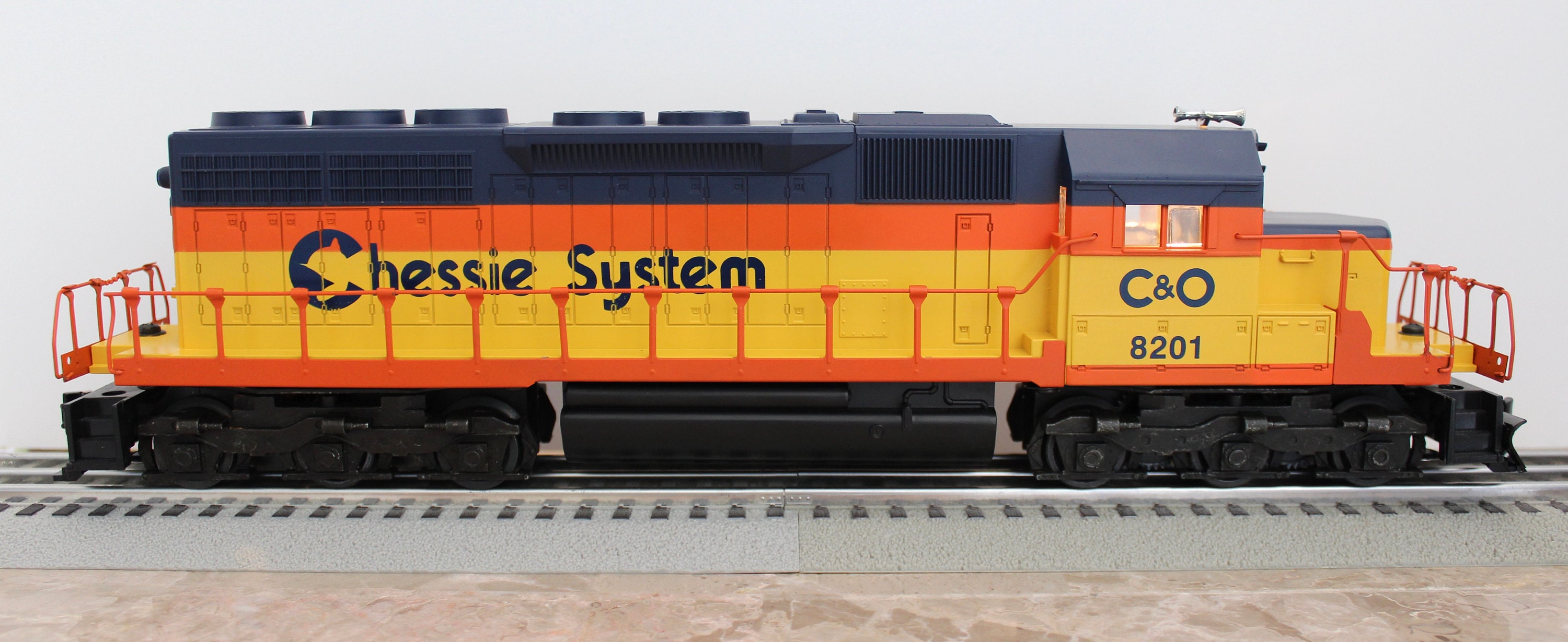 Lionel Chessie System Diesel Train Lionel Chessie System Set 8470