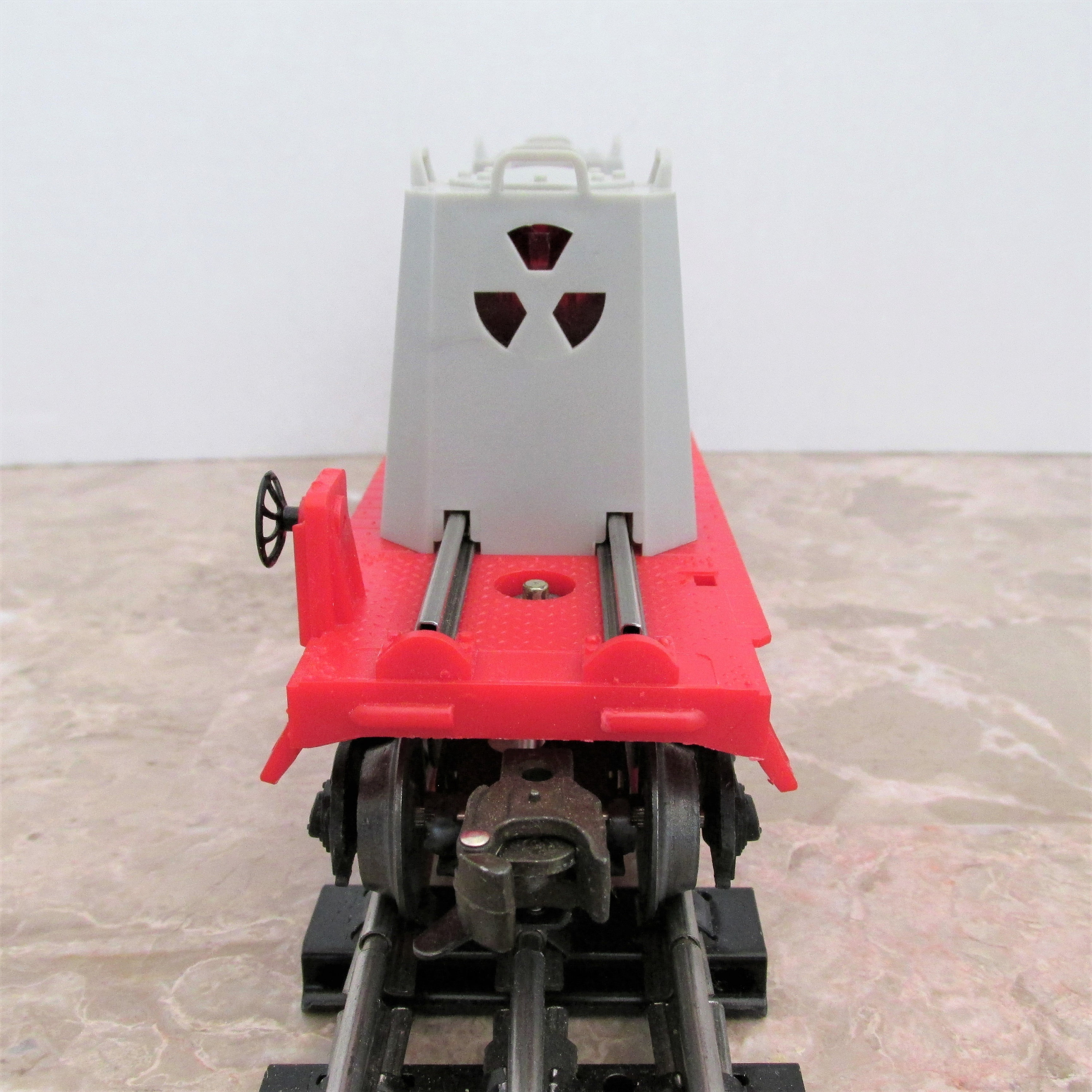 Lionel Radioactive Waste Car With Illuminated Waste Containers Lionel ...