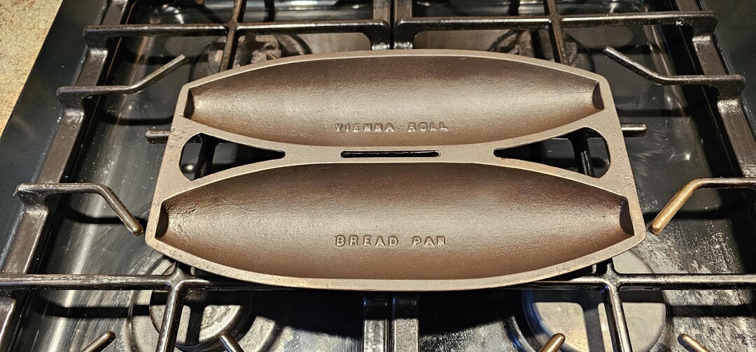 Vintage Griswold Cast Iron Vienna Roll Bread Pan - Etsy