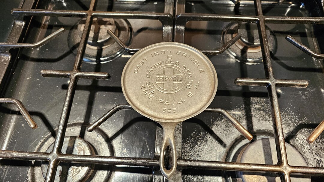 Vintage Griswold 0 Cast Iron Toy Griddle 565 - Etsy