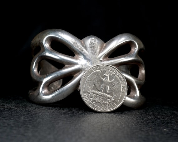 Vintage Native American Navajo Sandcast Coin Silver C… - Gem