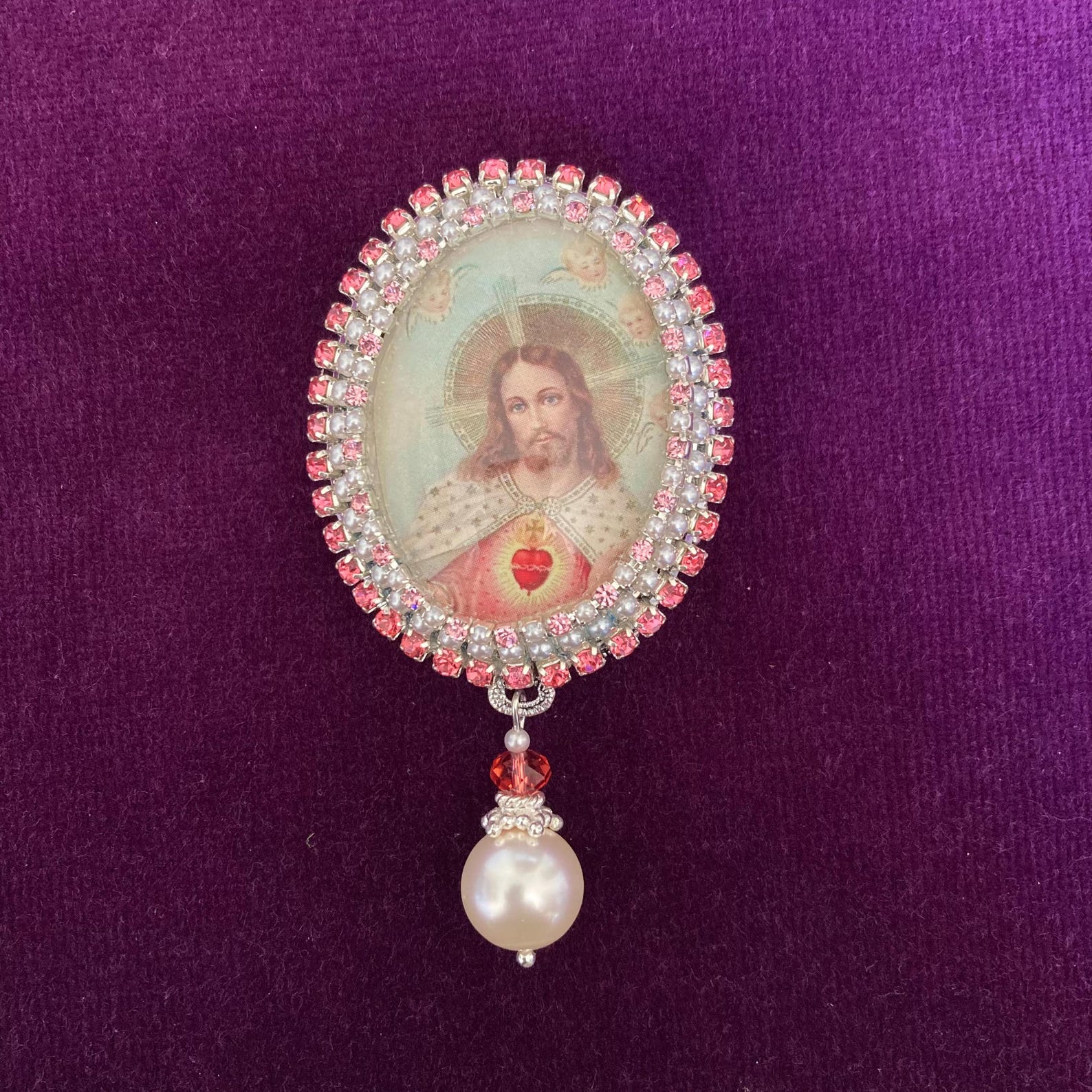 Sacred Heart of Jesus Brooch. - Etsy