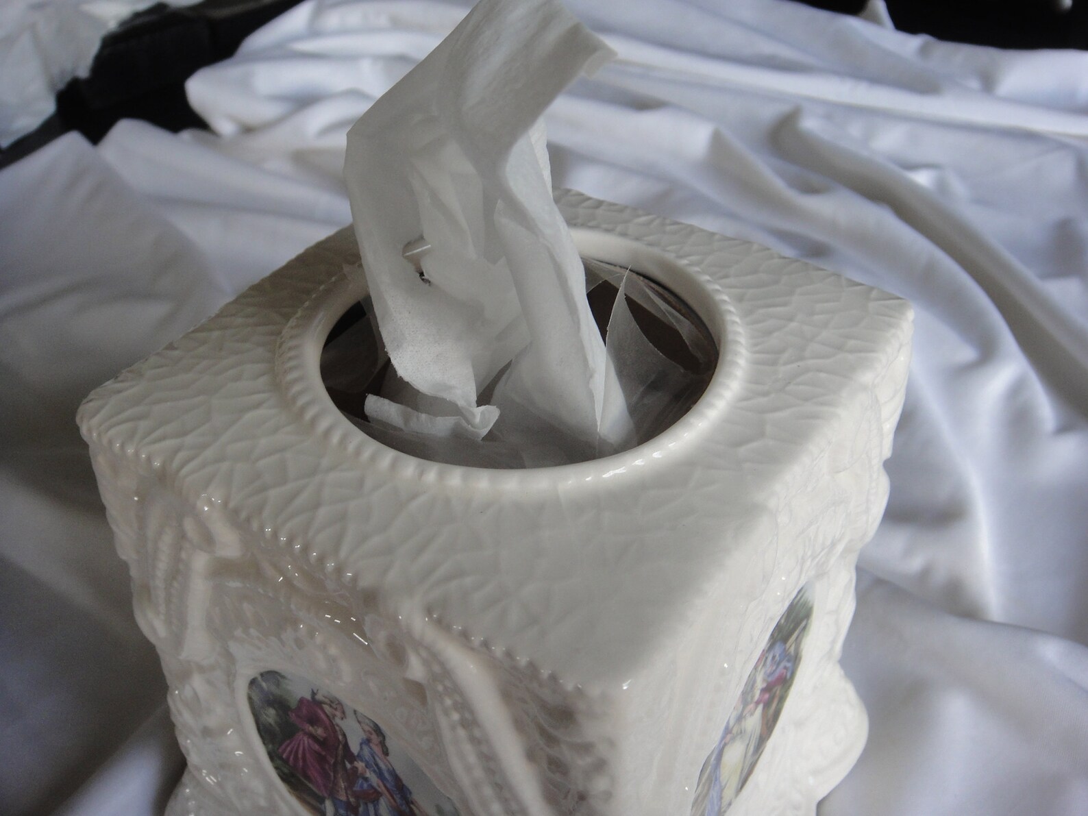 Vintage Ceramic Tissue Box Cover Classic Victorian Motifs Crackle Ivory ...