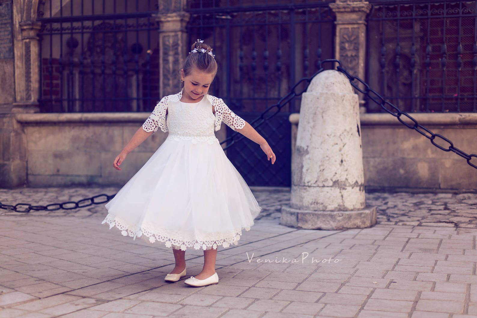 Beautiful Tulle First Holy Communion Dress I off White Colour With Lace ...