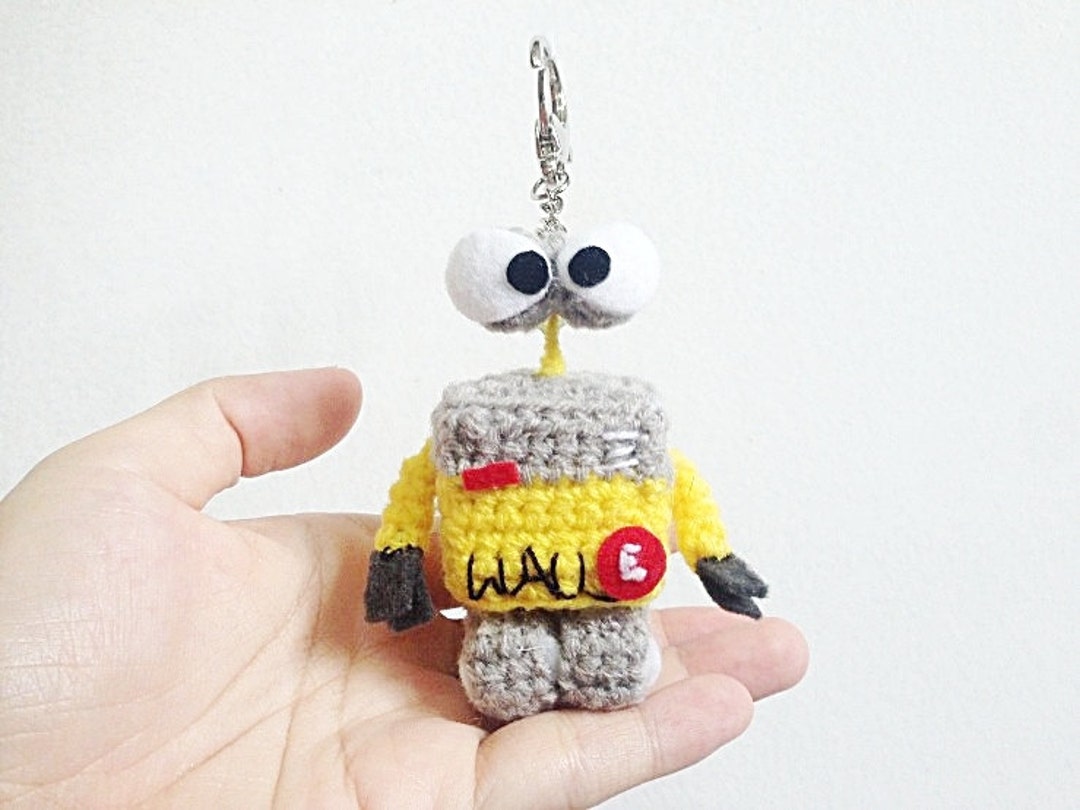 Mini Wall-e Key Ring Crochet, Wall-e Amigurumi, Crochet Wall-e ...