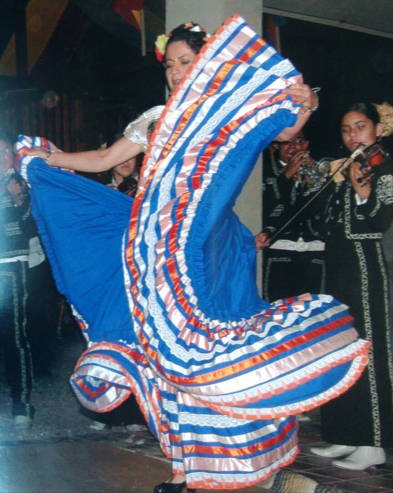 MEXICAN FOLKLÓRICO Jalisco Mariachi Outfit Professional Dance Adelita ...