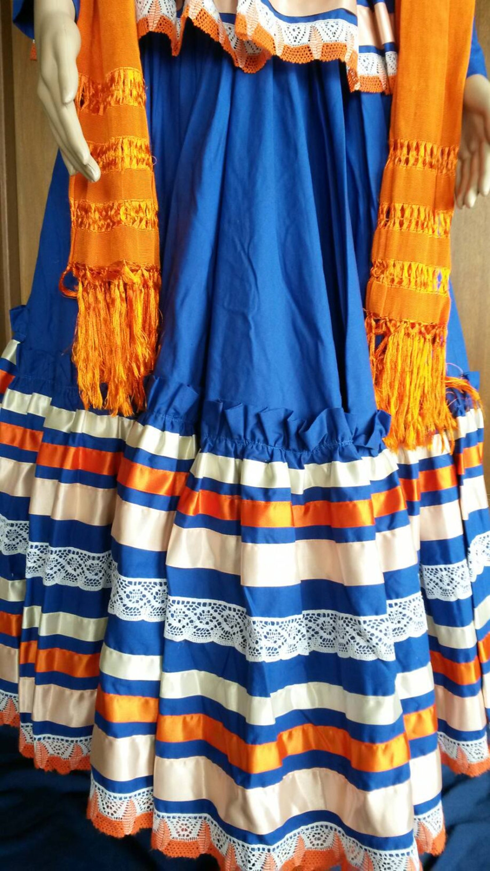 MEXICAN FOLKLÓRICO Jalisco Mariachi Outfit Professional Dance Adelita ...