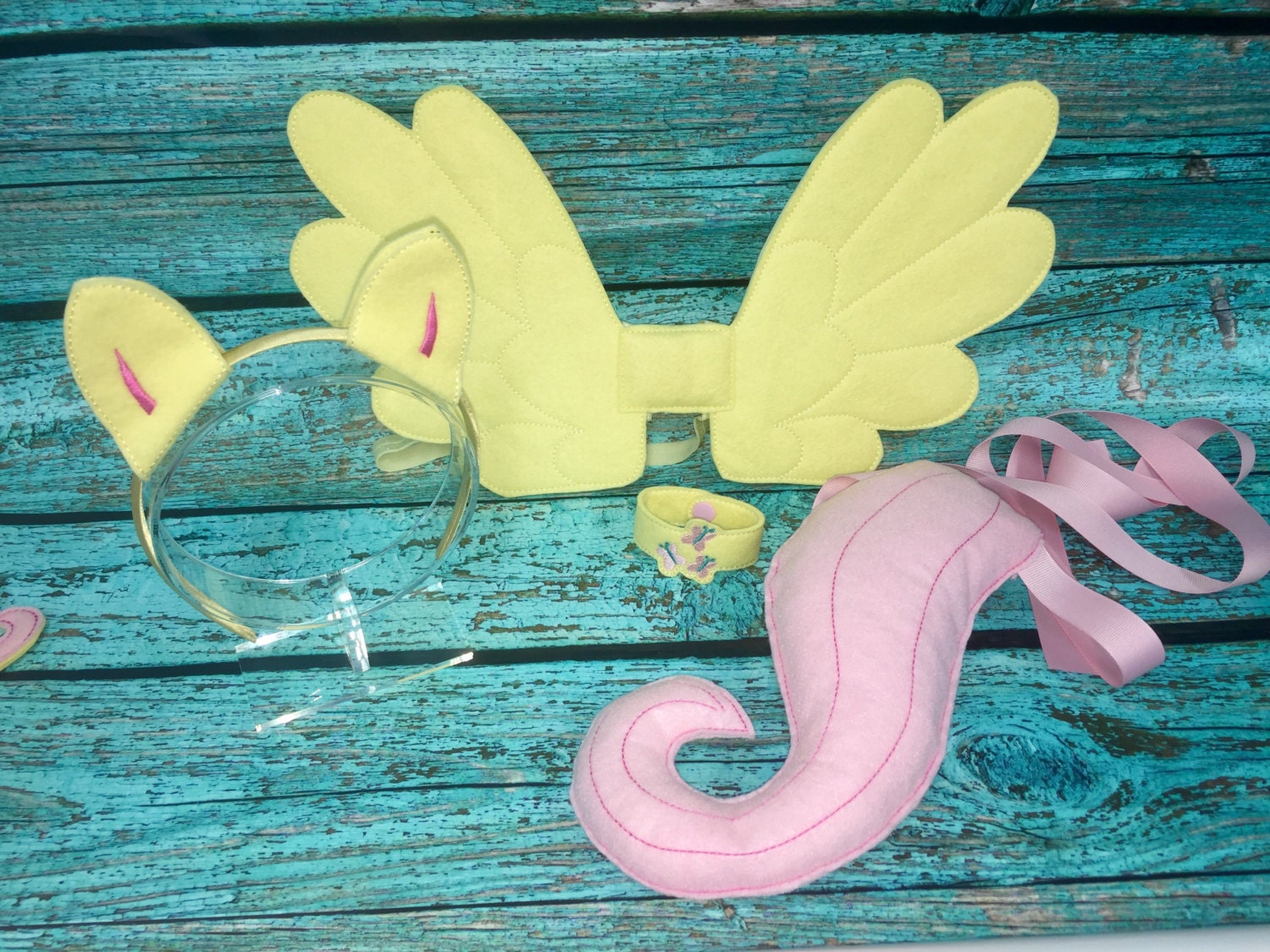 Applejack Horn And Wings