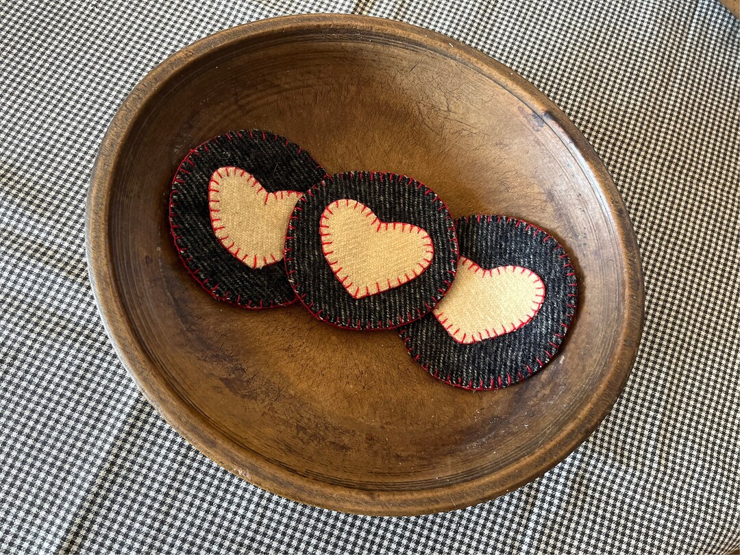 Three Heart Bowl Fillers or Mug Rugs - Etsy