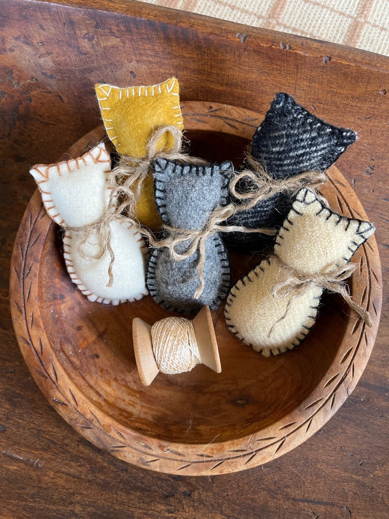 Five Prim Cat Bowl Fillers, Prim Cupboard Tucks, Prim Pin Keeps ...