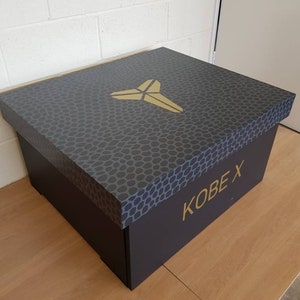 XL TRAINER / SNEAKER Shoe Storage Box Kobe Bryant holds 12no Pairs ...